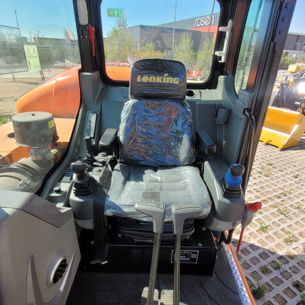 Excavadora Compacta Lonking CDM6060 - Movsa Maquinarias