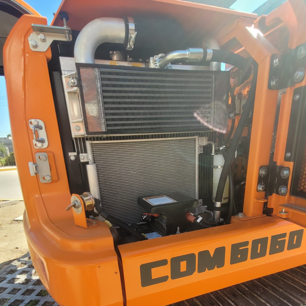 Excavadora Compacta Lonking CDM6060 - Movsa Maquinarias